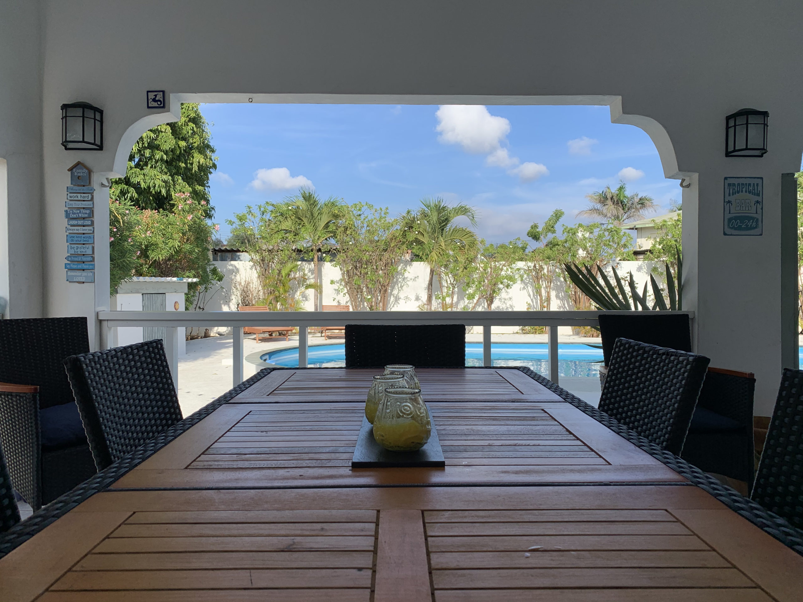 Woning huren: Tropische vakantievilla Panseiku met groot privé zwembad ...