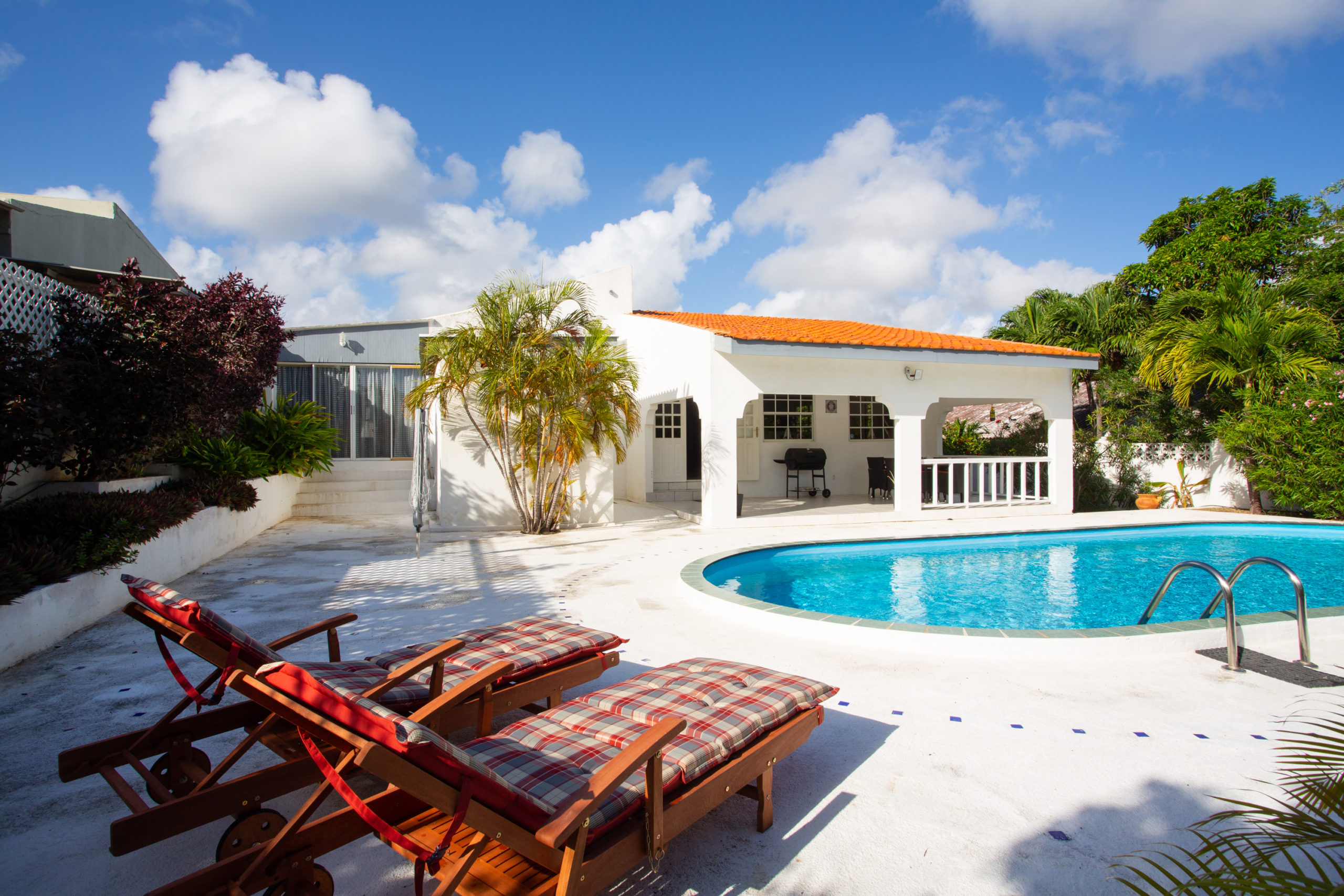 Woning huren: Tropische vakantievilla Panseiku met groot privé zwembad ...