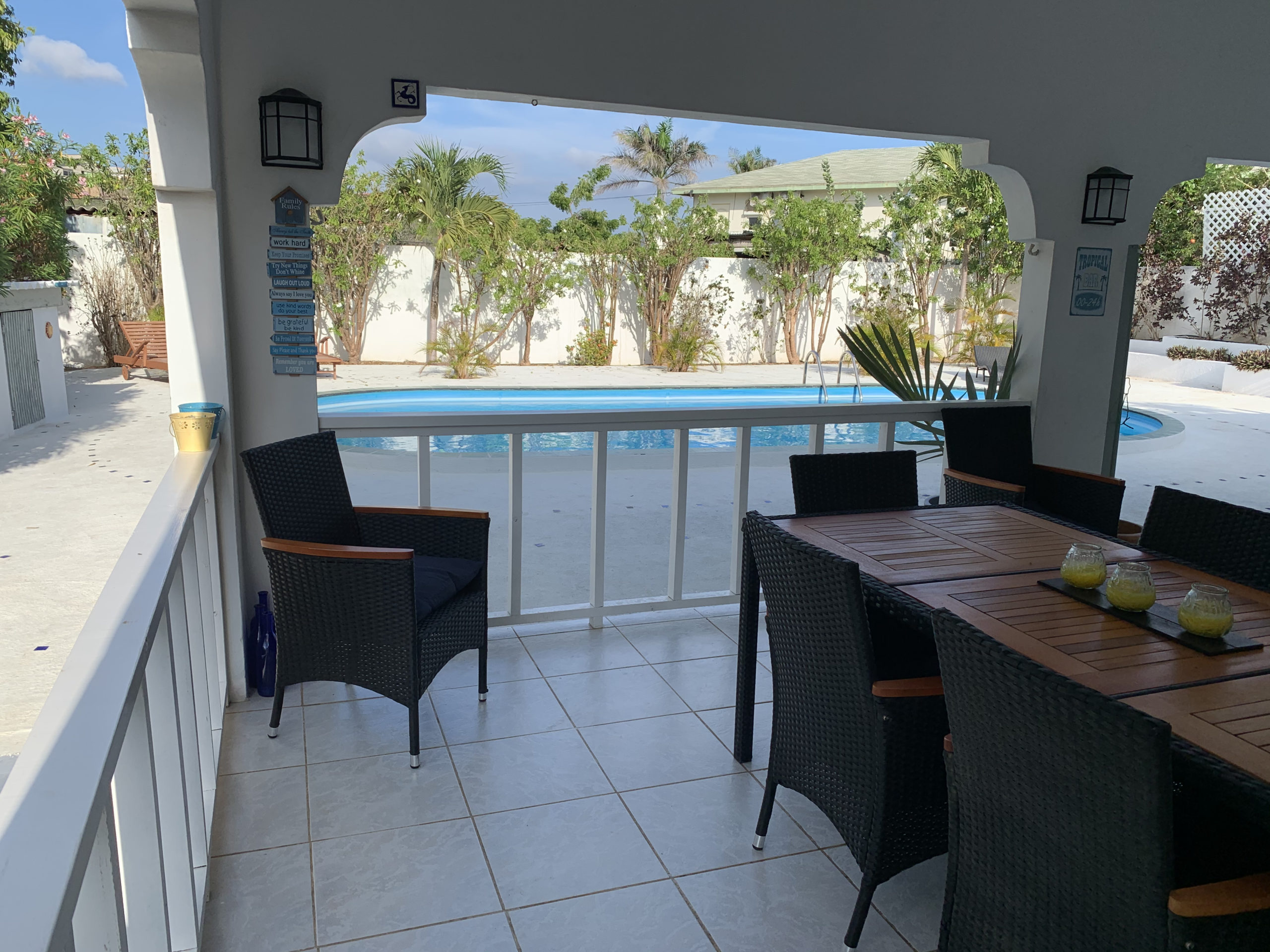 Woning huren: Tropische vakantievilla Panseiku met groot privé zwembad ...