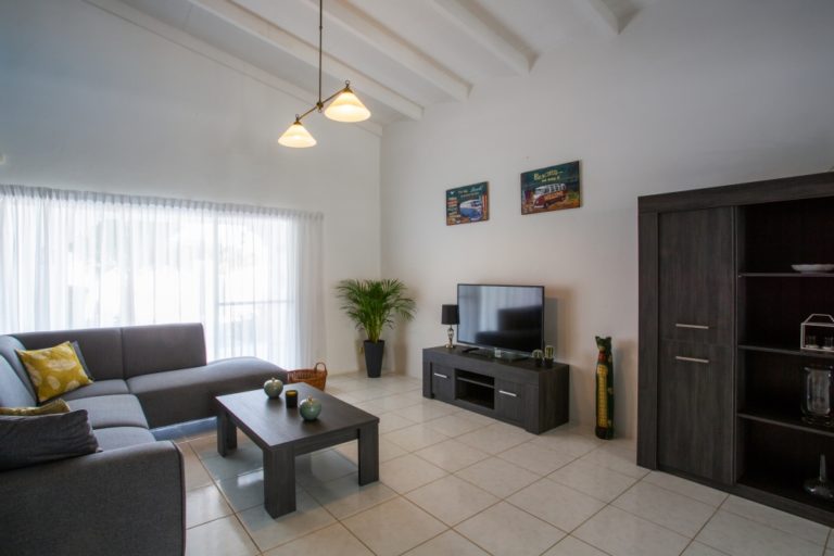 Woning huren: Tropische vakantievilla Panseiku met groot privé zwembad ...